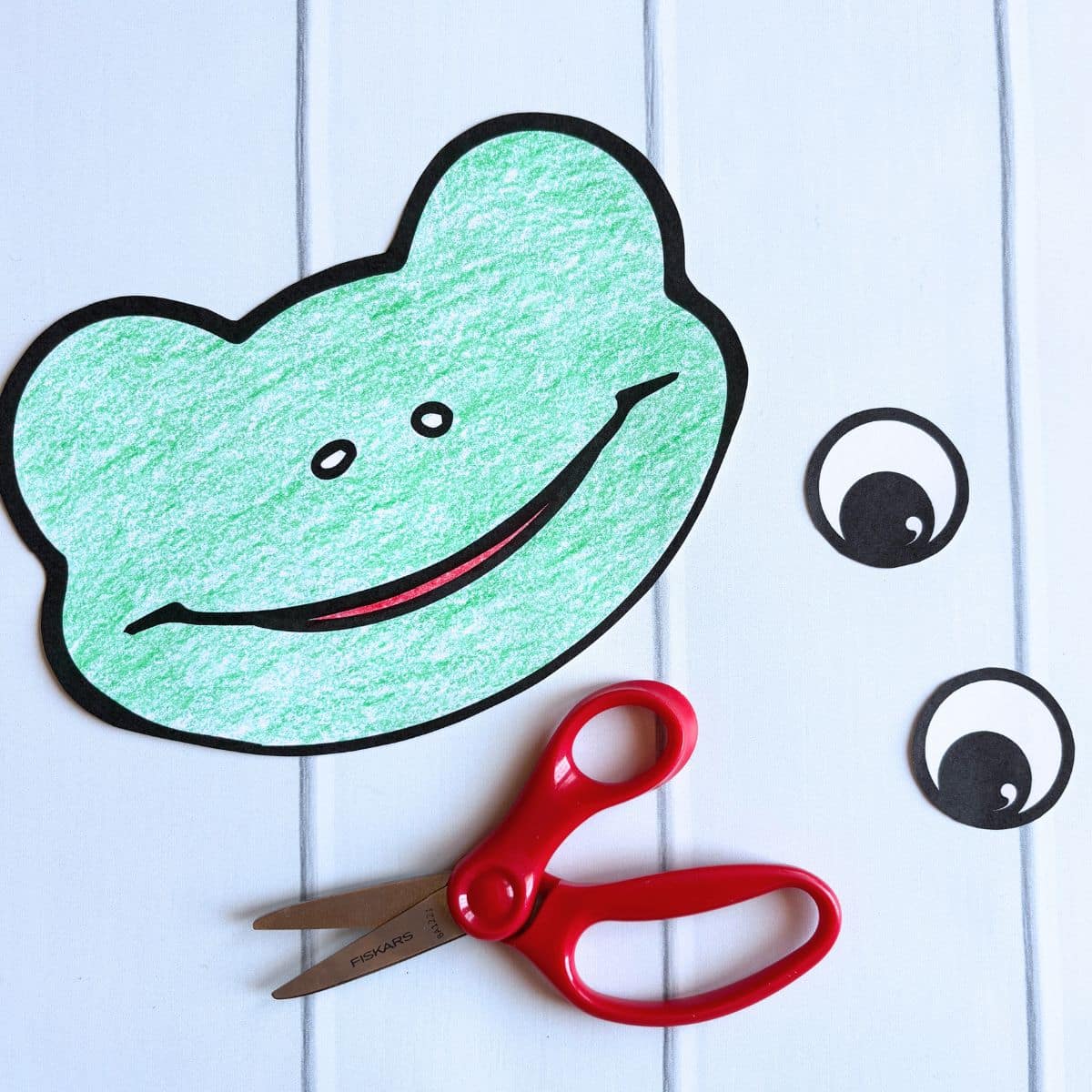 Easy Frog Paper Bag Puppet (Free Printable Template!) - Simply Full of ...