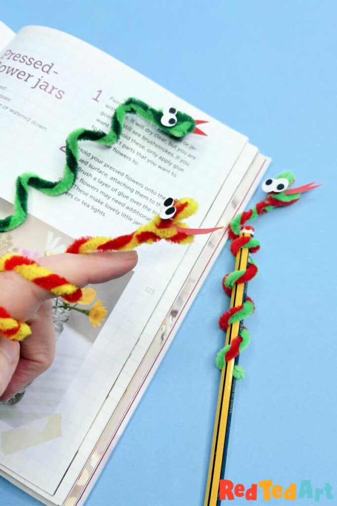 15 Easy Pipe Cleaner Crafts for Kids - Simply Full of Delight